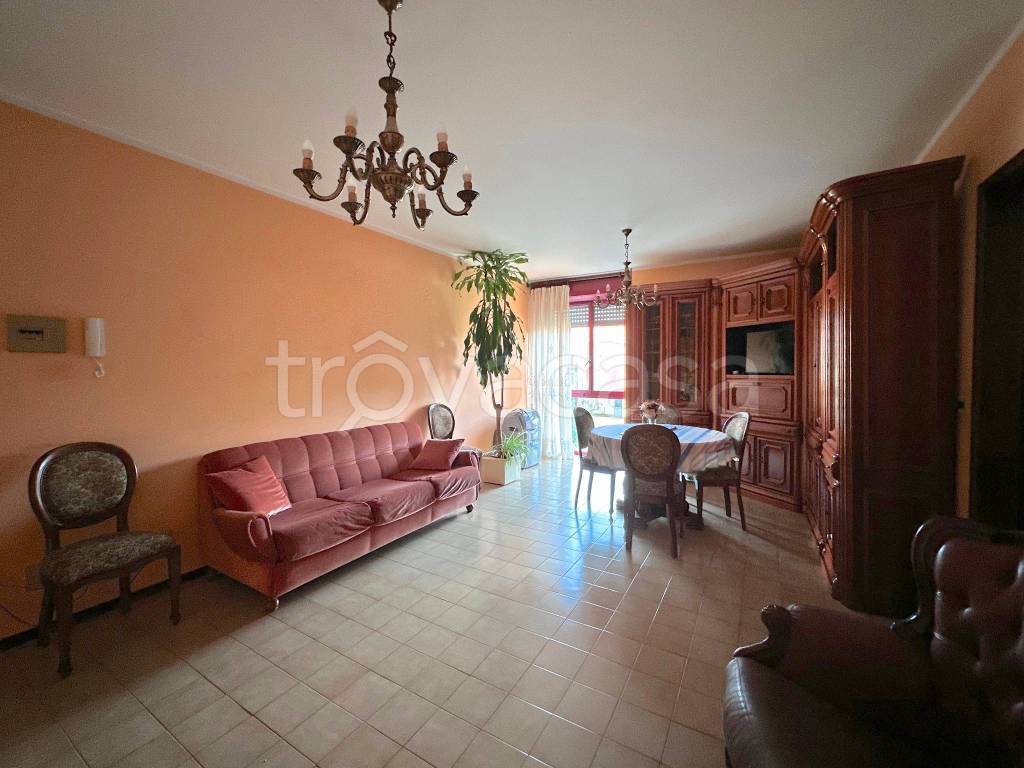 Appartamento in vendita a Bra via Velso Mucci