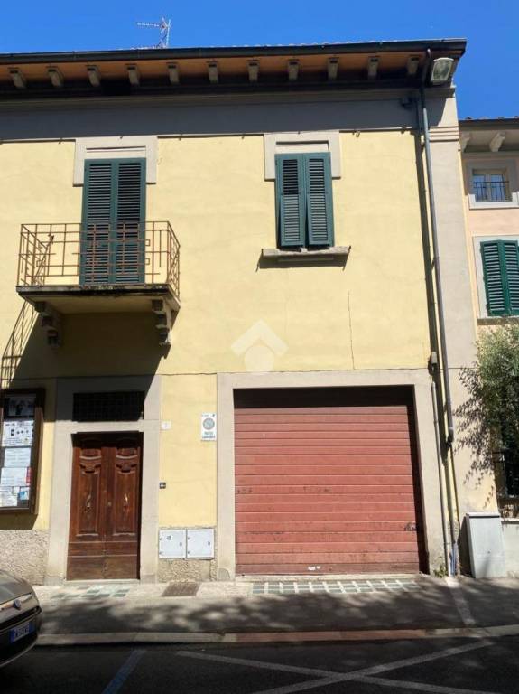 Casa Indipendente in vendita ad Arezzo via Antonio Guadagnoli, 7