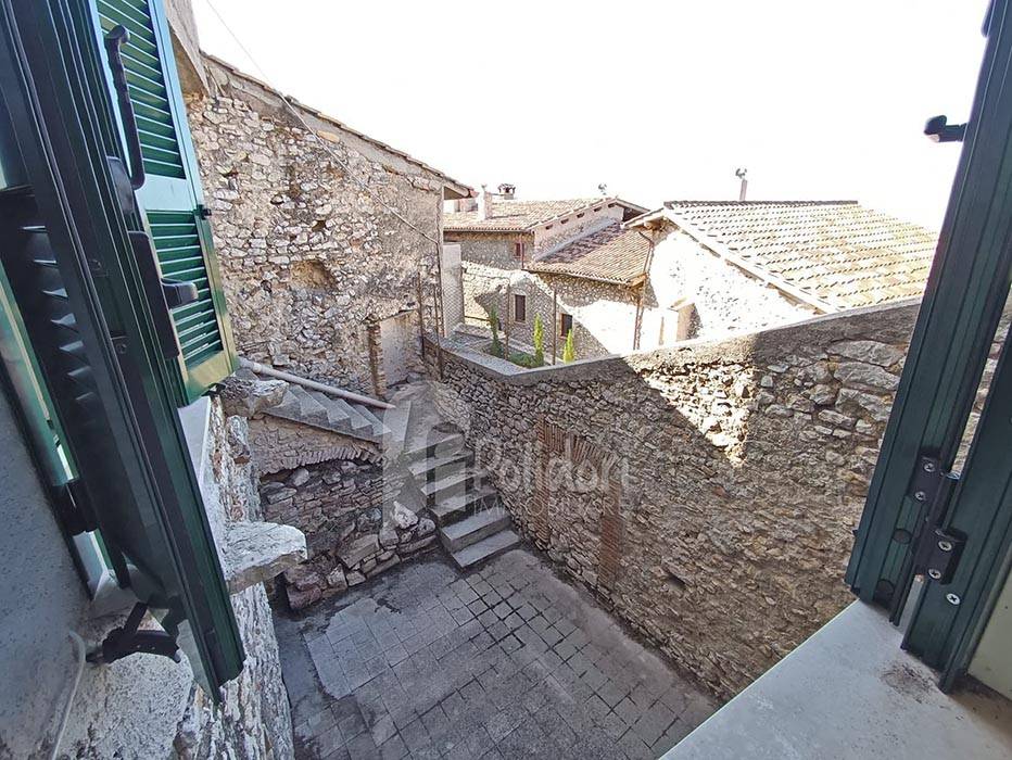 Appartamento in vendita a Montasola via San Michele Arcangelo