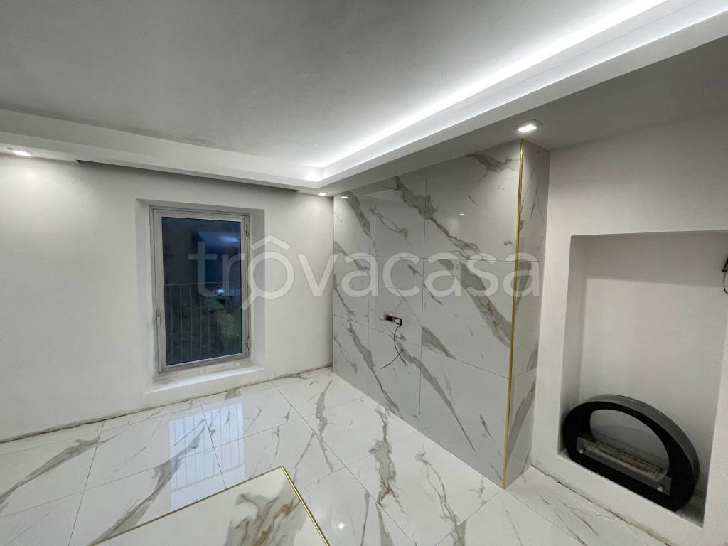 Appartamento in in vendita da privato ad Alzate Brianza via 4 Novembre, 139