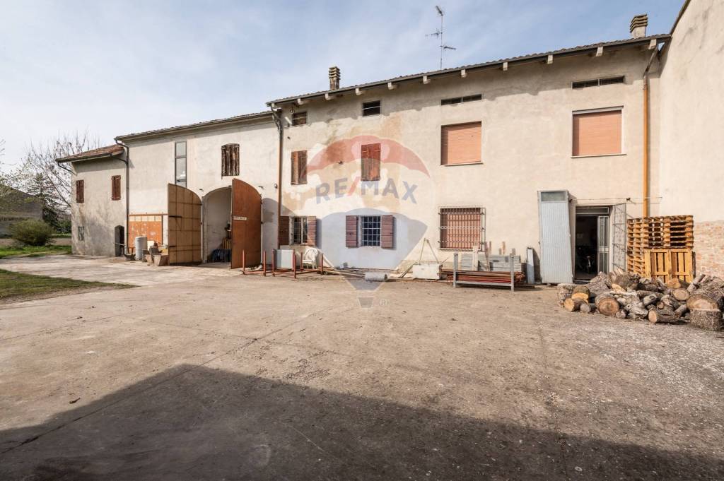 Rustico in vendita a Boretto via Geminiolo, 20