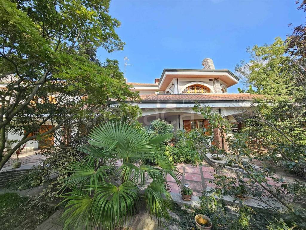 Villa in vendita ad Alice Castello via Lago, 14