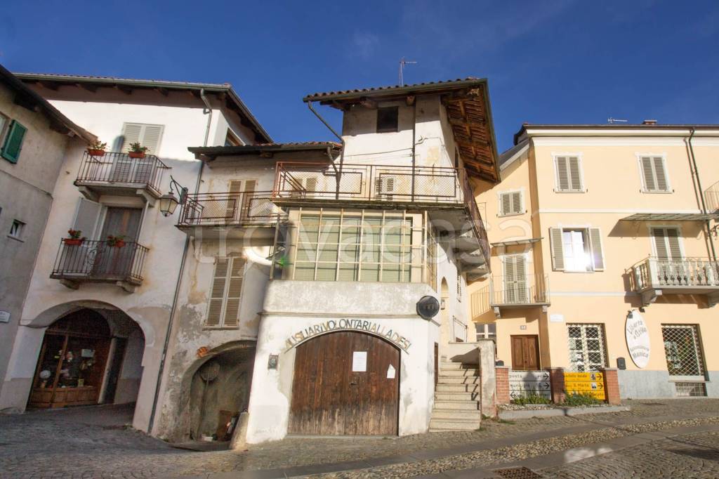 Casa Indipendente in vendita ad Agliè piazza Umberto I