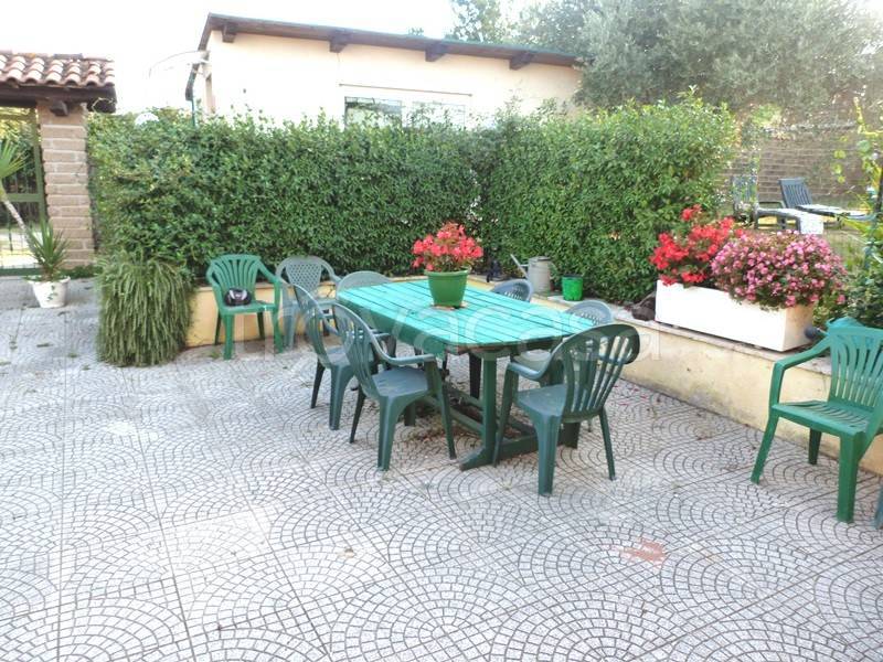 Villa in vendita ad Anguillara Sabazia