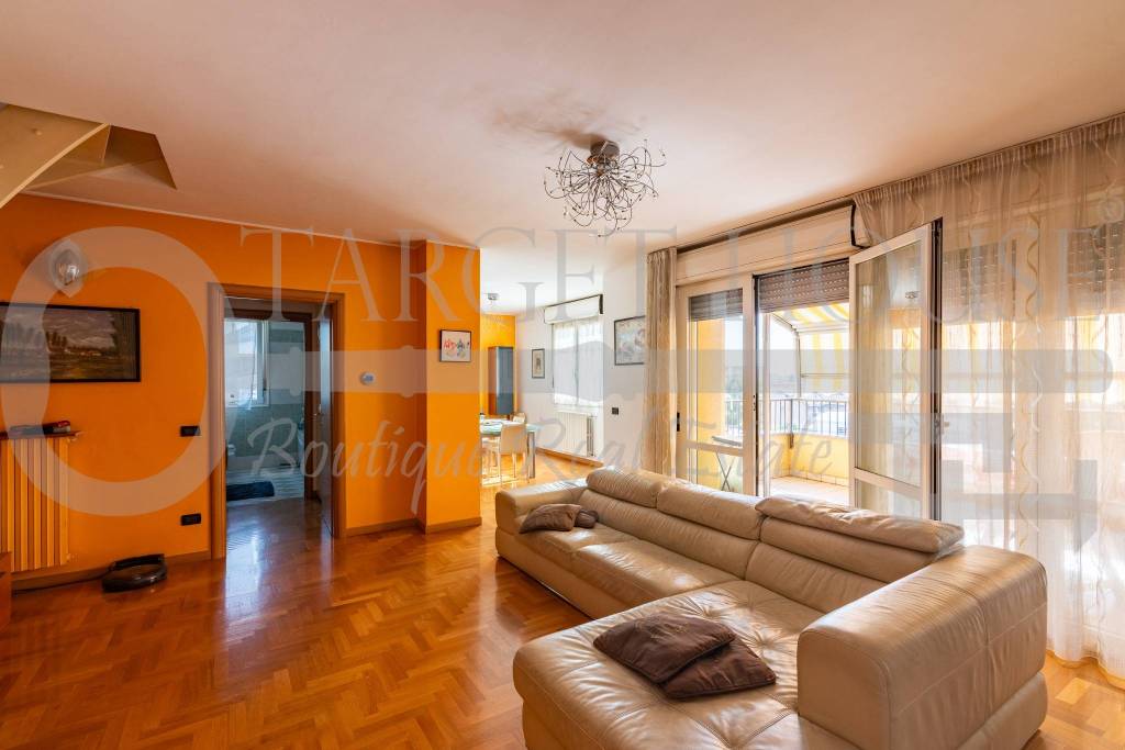 Attico in vendita a Bollate via Legnano, 20