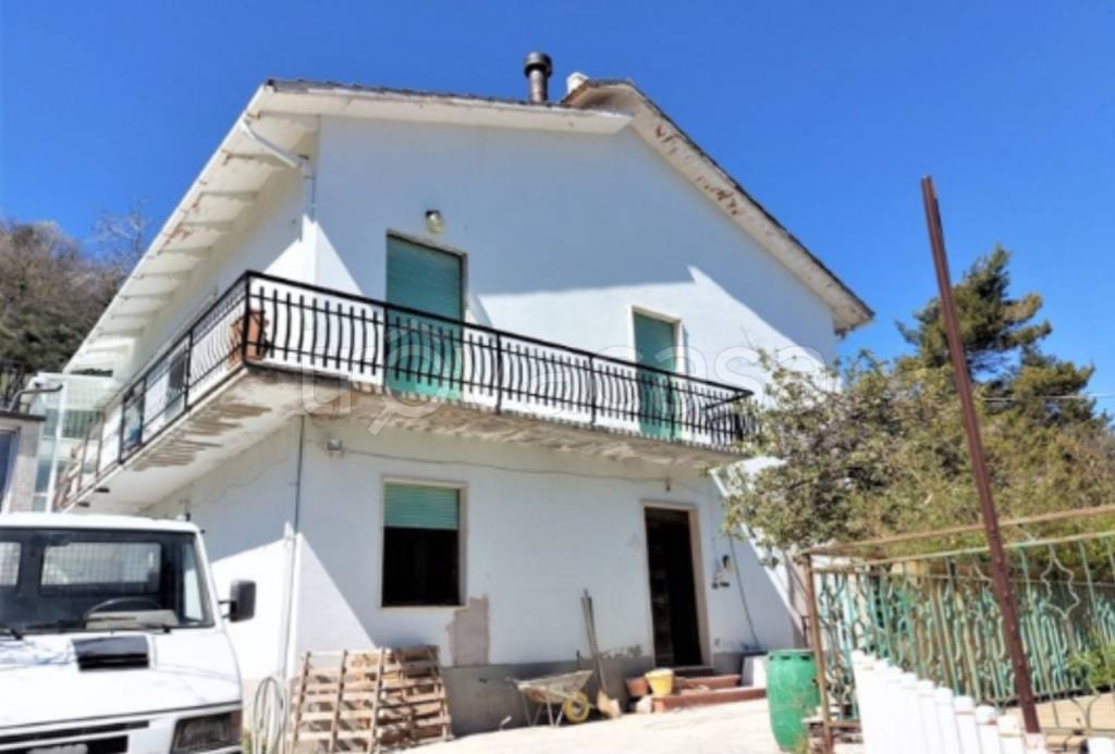 Appartamento all'asta a Cessapalombo fraz. Monastero