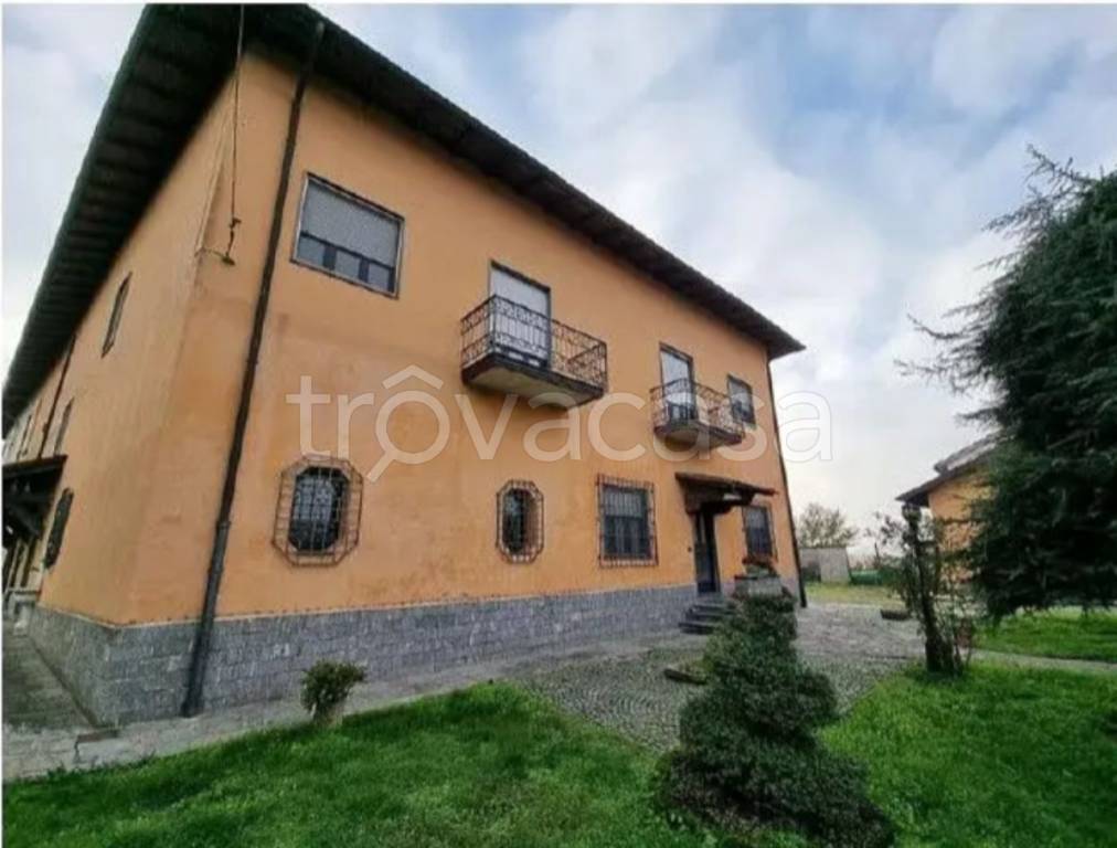 Appartamento all'asta a Granozzo con Monticello via don minzoni