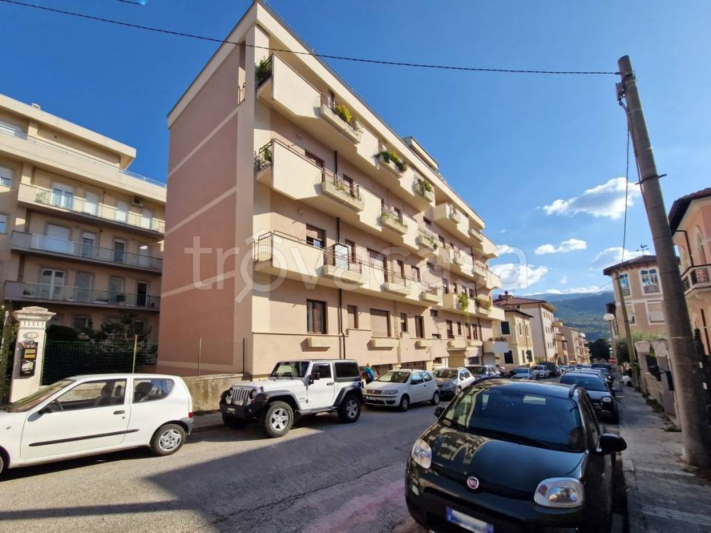 Appartamento in vendita a L'Aquila via Gabriele d'Annunzio, 8