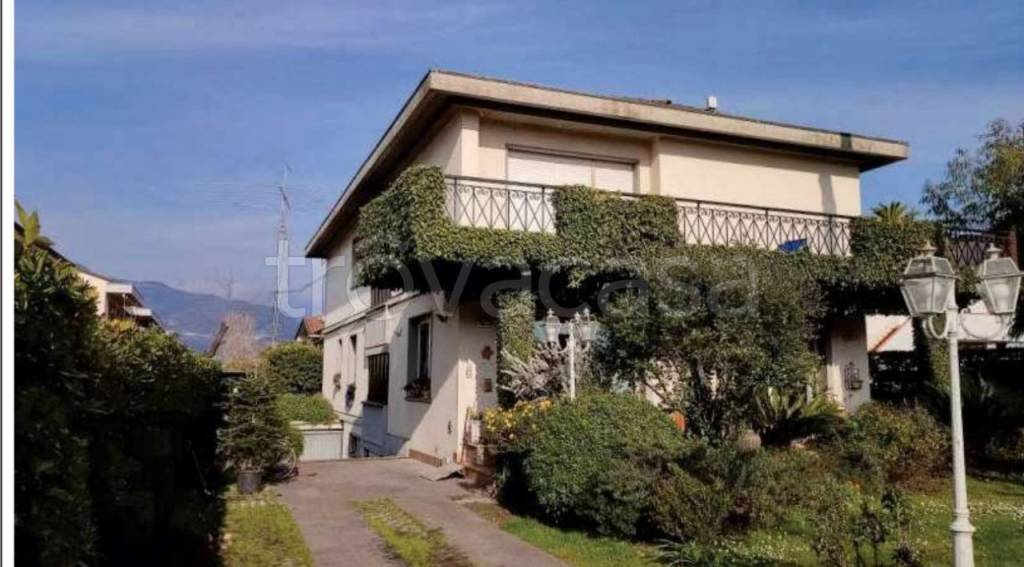 Appartamento all'asta a Massa via Pontremoli
