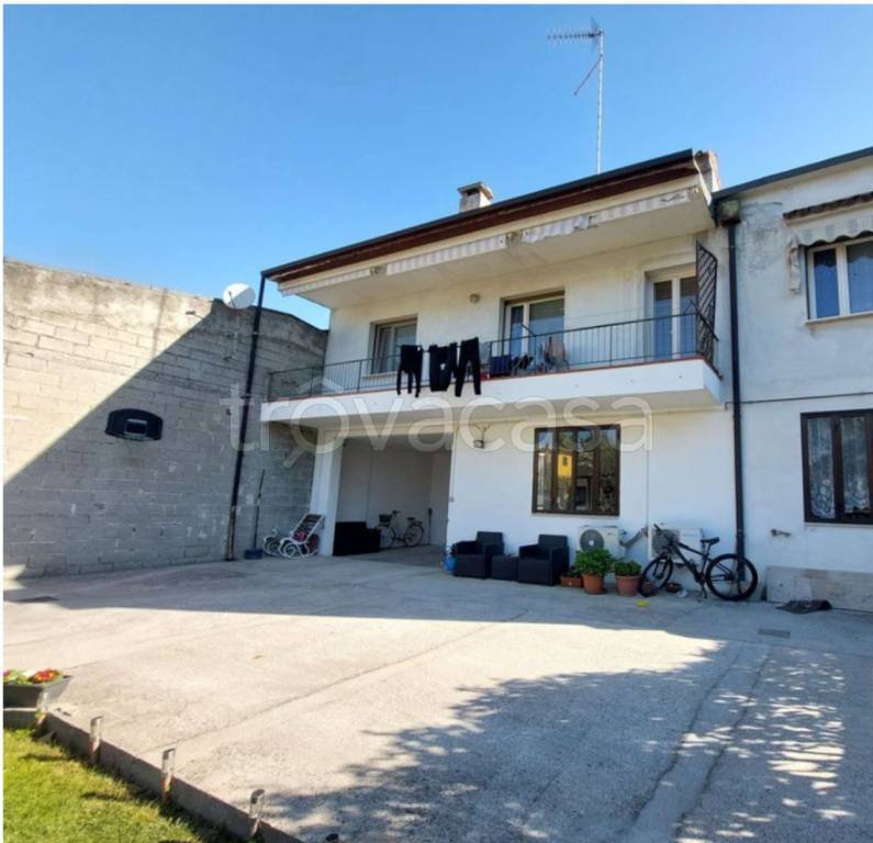Appartamento all'asta a Cervignano del Friuli via Aquileia