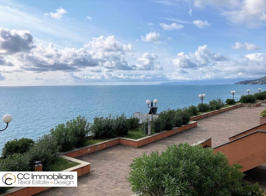 Appartamento in vendita ad Arenzano piazza degli Ulivi 24