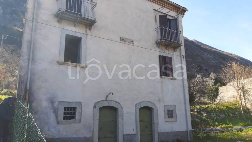 Casa Indipendente in vendita a Pizzone 86071, snc