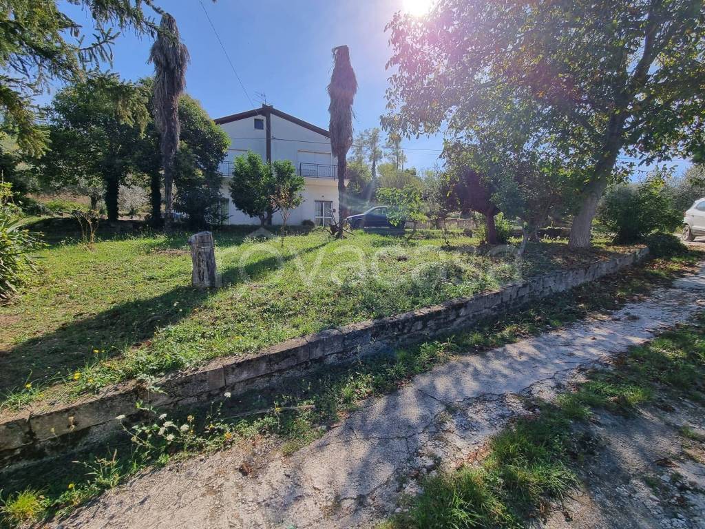 Casa Indipendente in vendita a Casacanditella via del Foro, 60