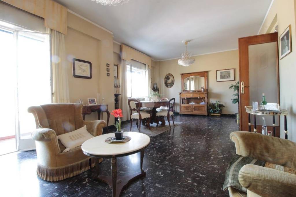 Appartamento in vendita a Messina via Ducezio, 9