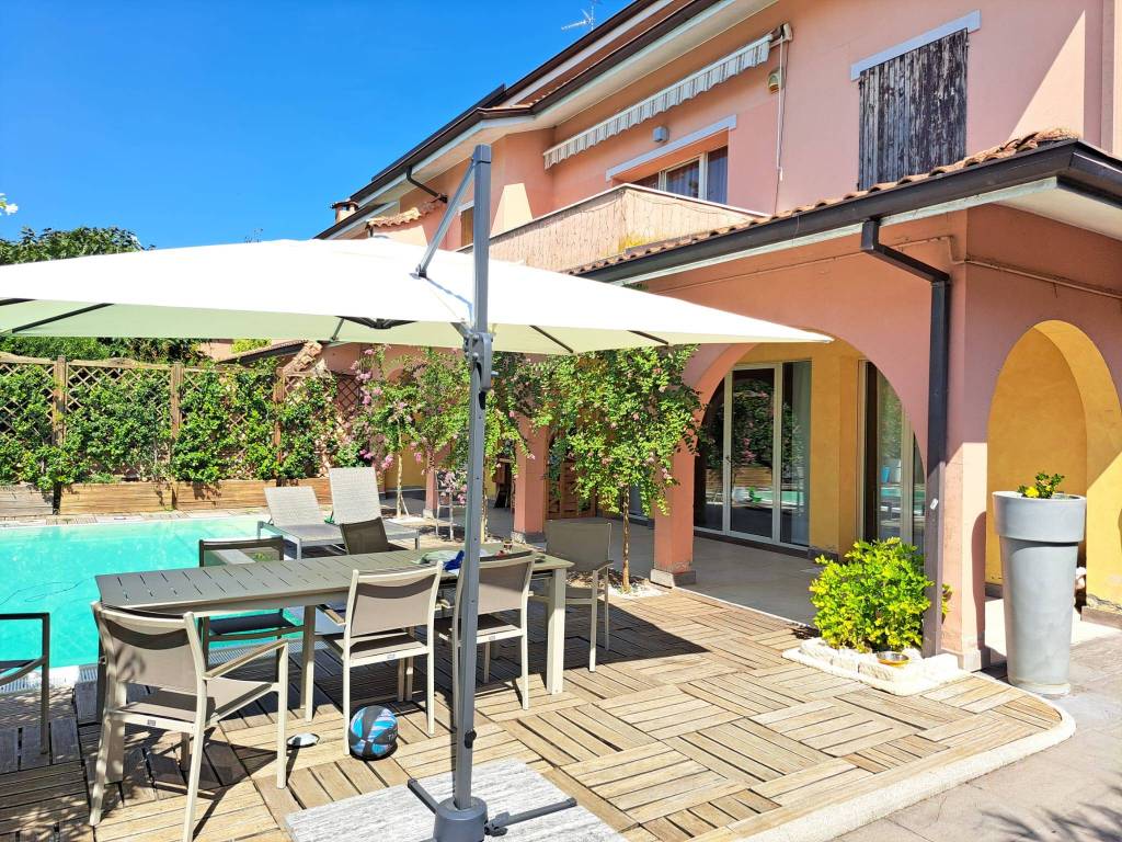 Villa Bifamiliare in vendita a Bomporto via Leonardo da Vinci, 55