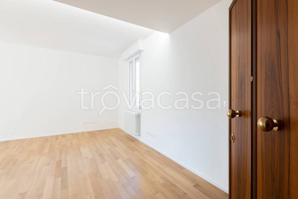 Appartamento in vendita a Bologna via Montebello, 7/3