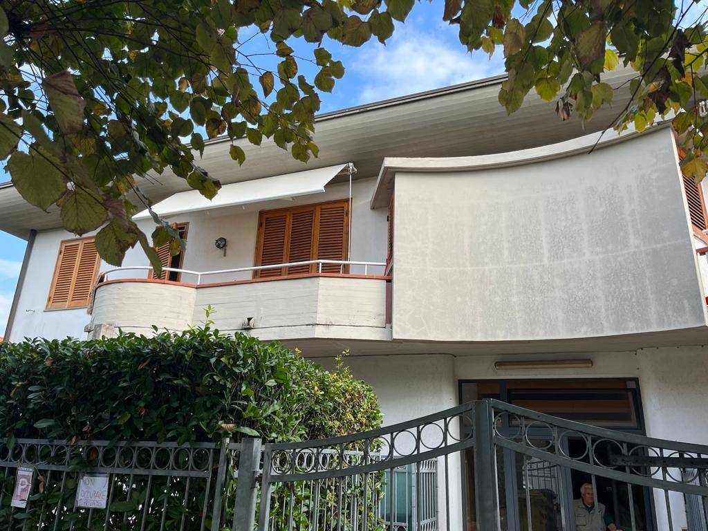 Appartamento in vendita a Massa via Ricortola, 216