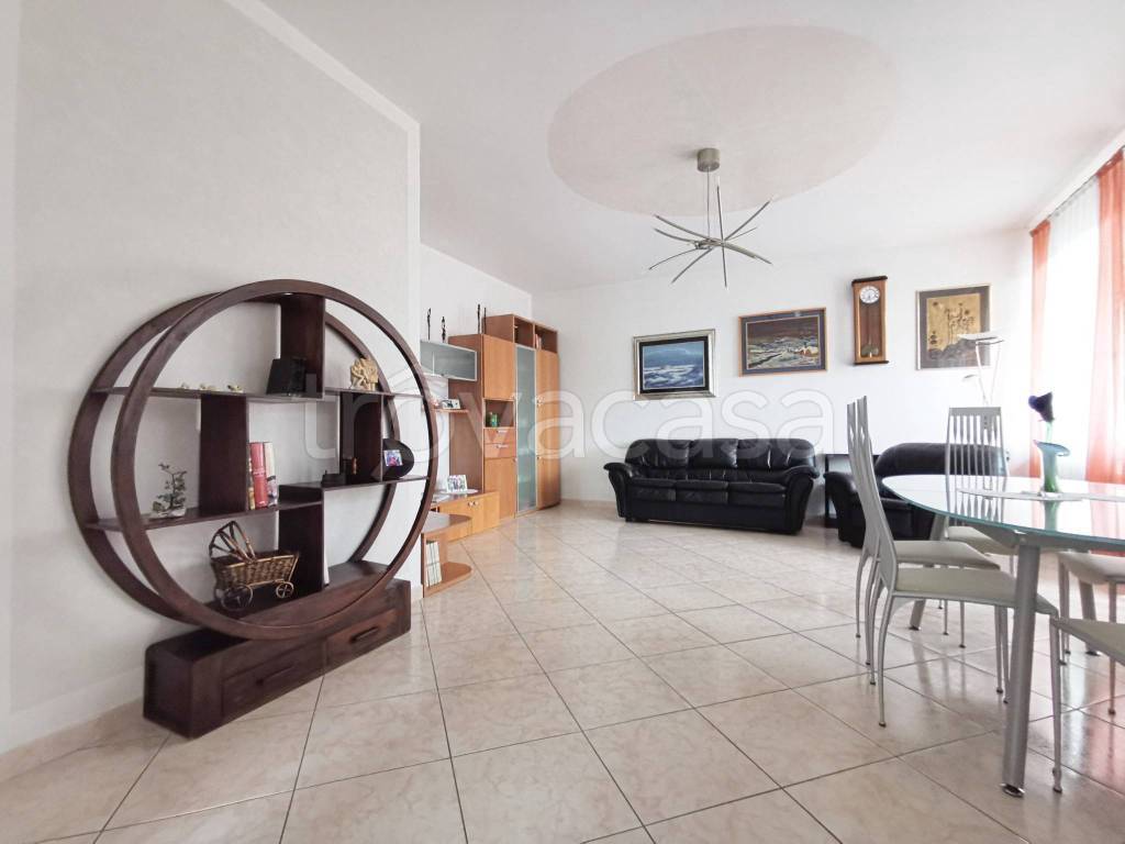 Appartamento in vendita a Bolzano via Sassari