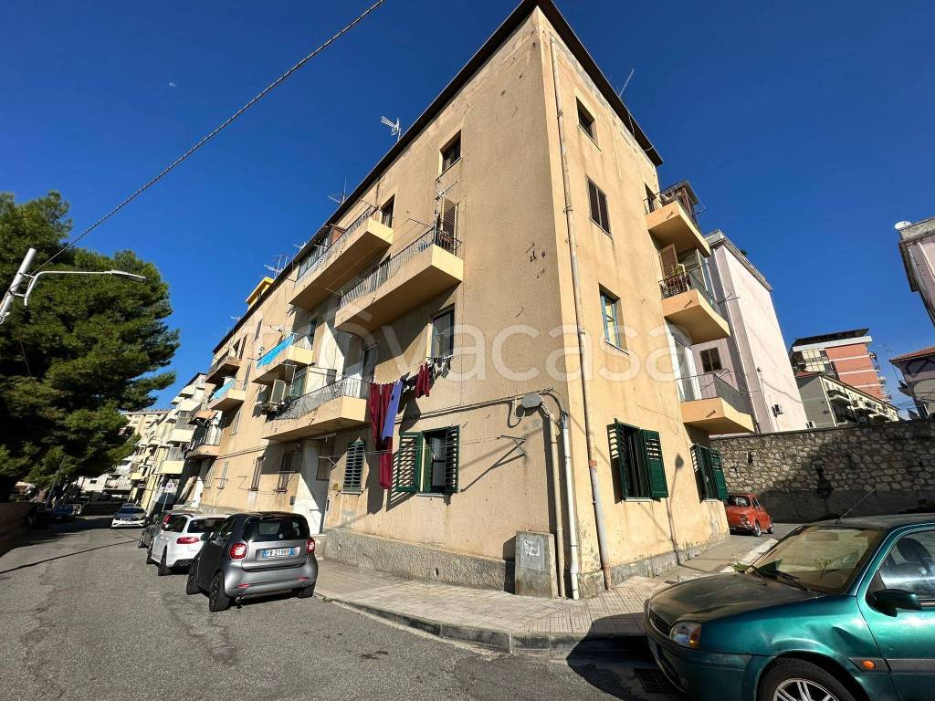 Appartamento in vendita a Catanzaro via Garibaldi Gariani, 12