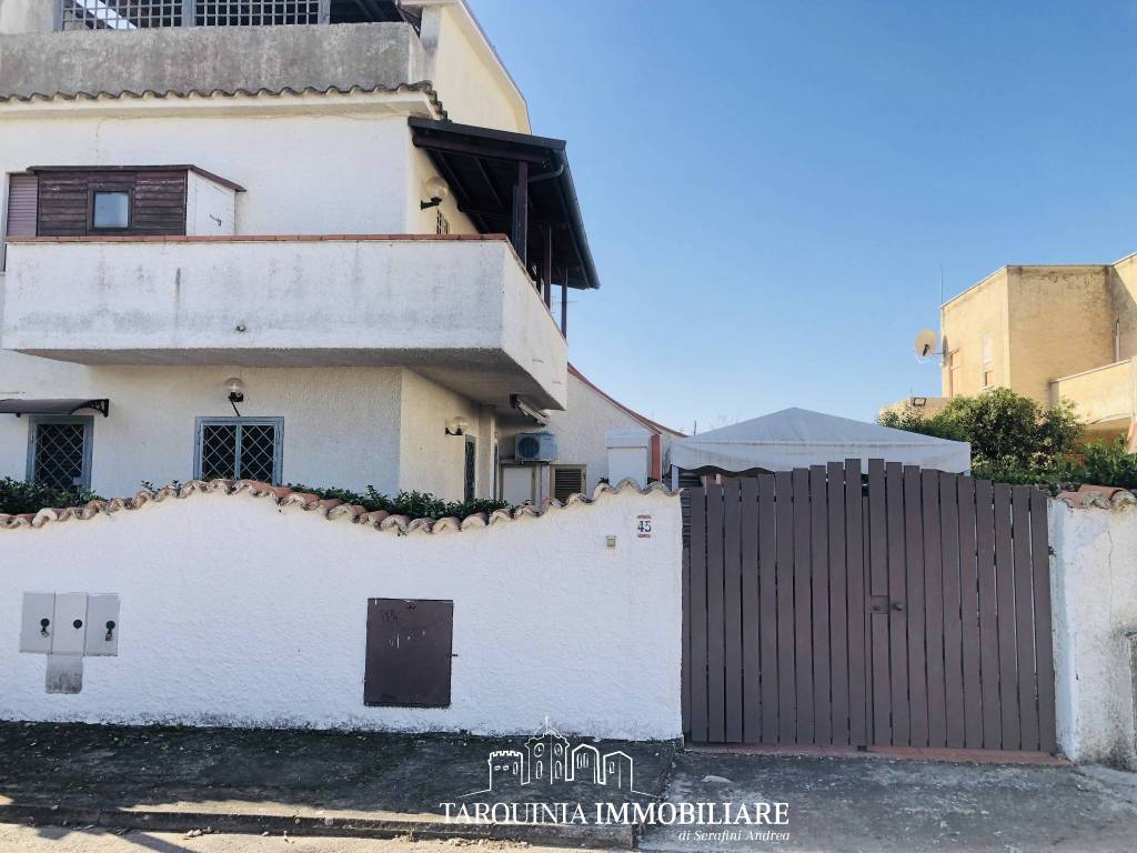 Appartamento in vendita a Tarquinia via Amundsen, 51