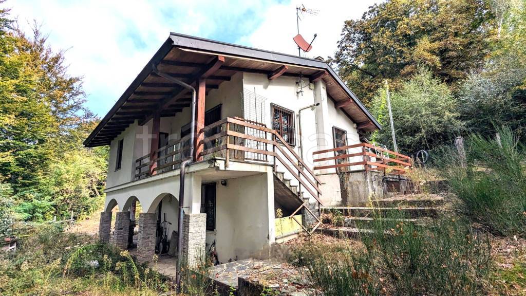 Villa in vendita ad Armeno via Mottarone, 54