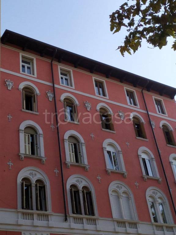 Appartamento in vendita a Trieste via del Coroneo, 29