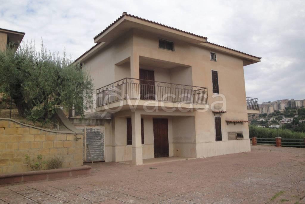 Villa in vendita a Caltanissetta contrada Serra Pantano