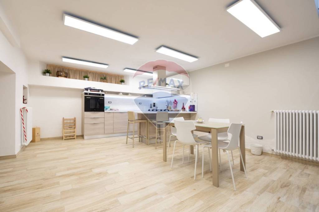 Casa Indipendente in vendita a Chieti via Padre Alessandro Valignani, 80