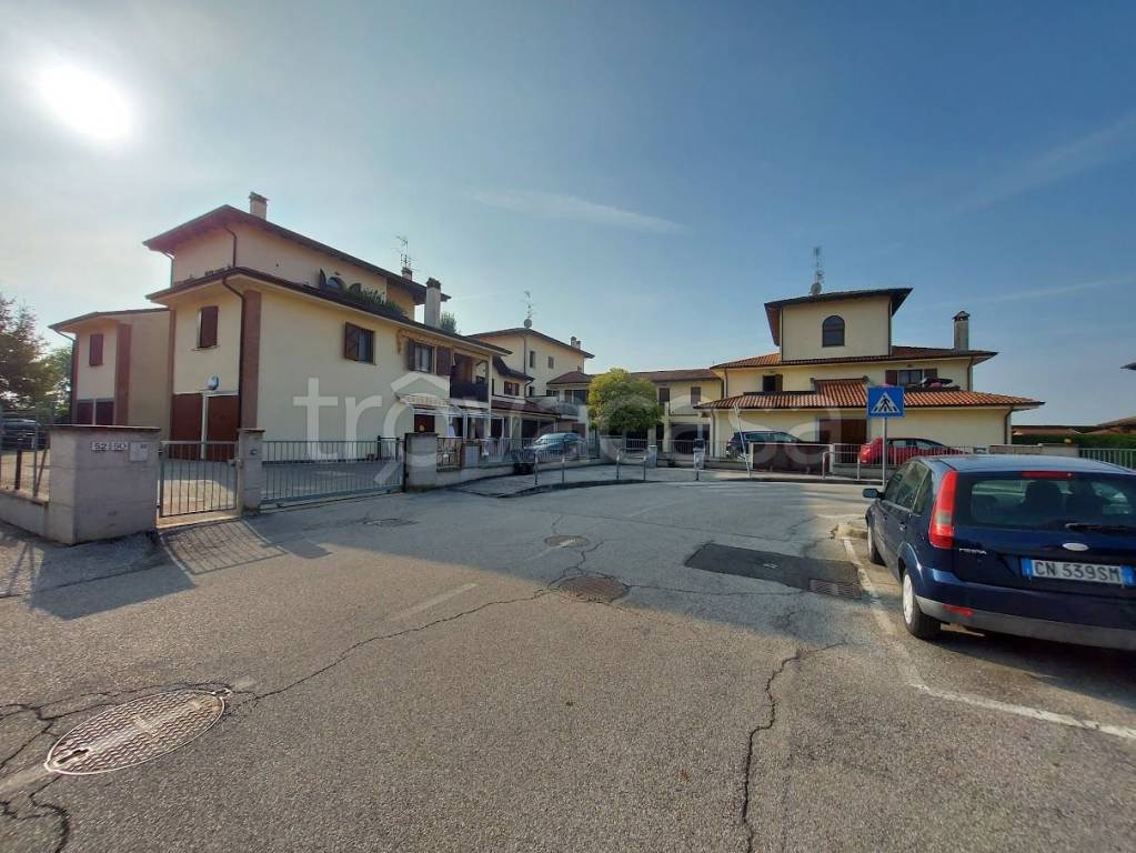 Appartamento in in vendita da privato a Cento via Enzo Ferrari, 50