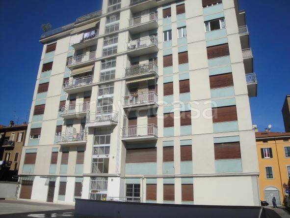 Appartamento in in vendita da privato a Como via Tommaso Grossi, 8