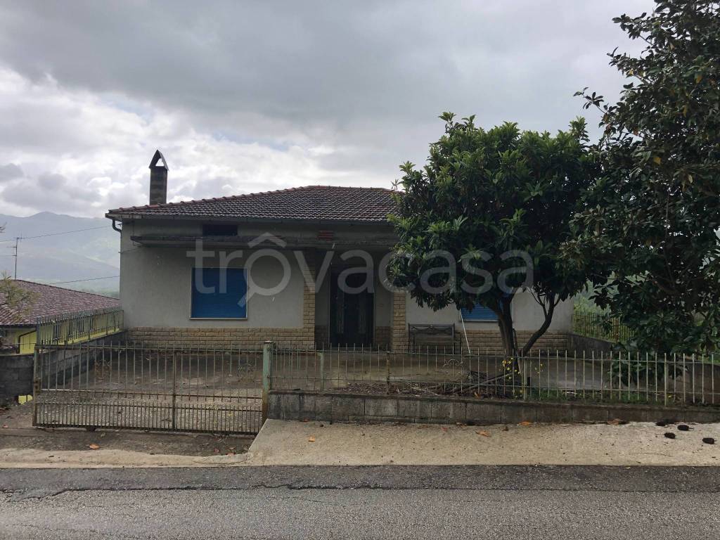 Casale in in vendita da privato a Montaquila via Don Lucio Ragozzino