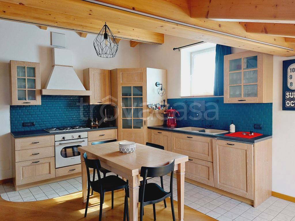 Mansarda in in vendita da privato a Pomarolo via Giuseppe Garibaldi, 24