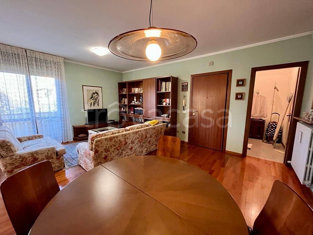 Appartamento in in vendita da privato a Rolo via Livello, 2