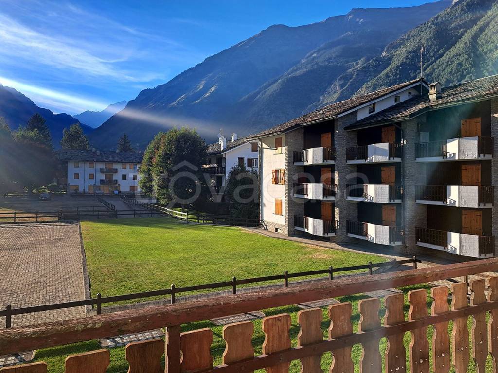 Appartamento in vendita a Morgex via Condemines