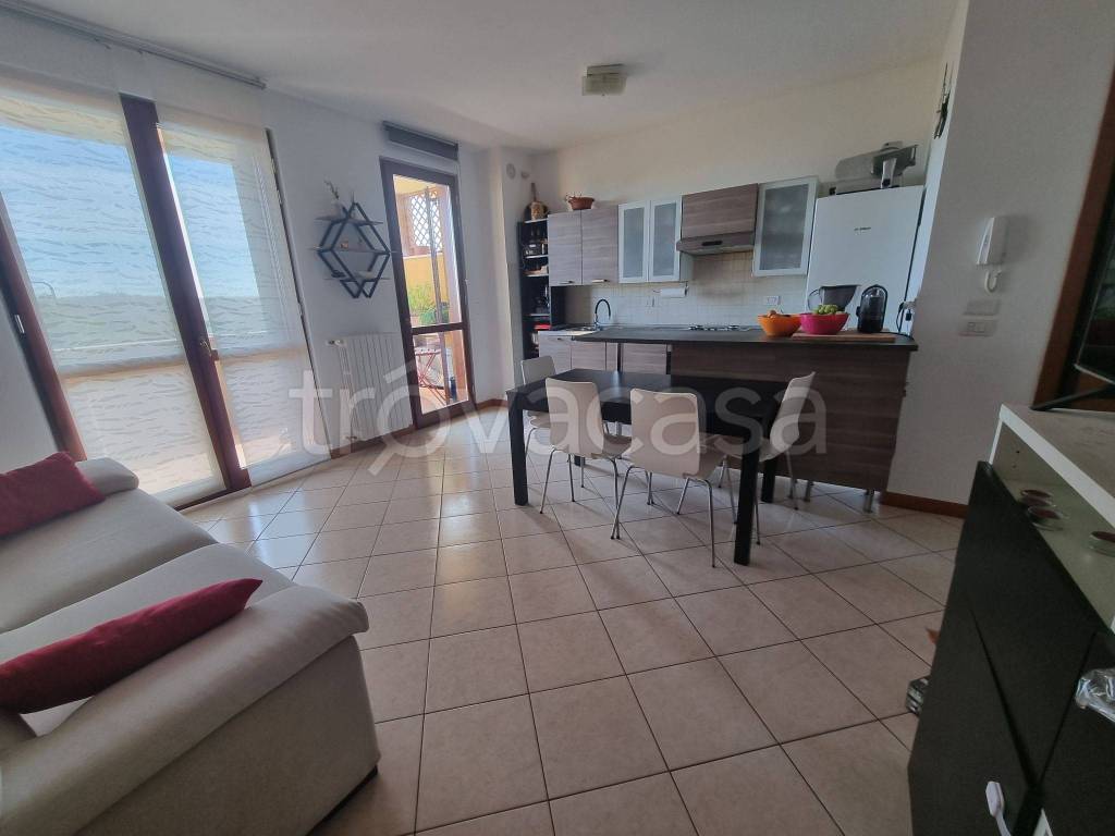 Villa a Schiera in in vendita da privato a Montescudo-Monte Colombo via Salvador Allende