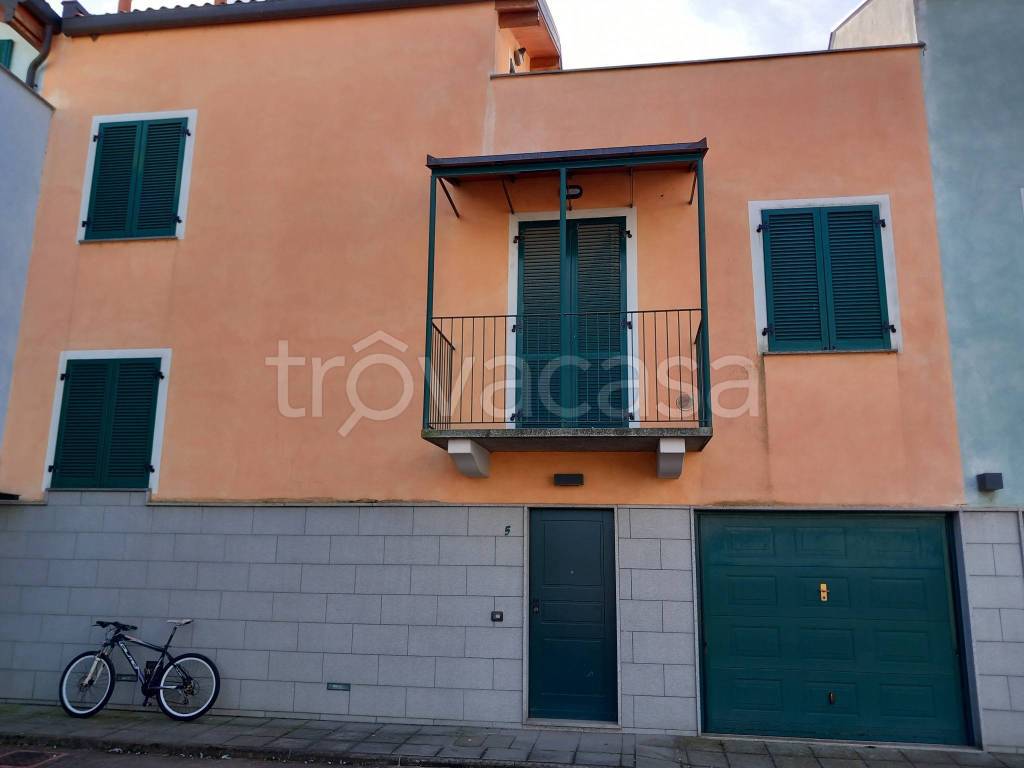 Villa a Schiera in vendita a Biandrate via Roggia Molinara, 6