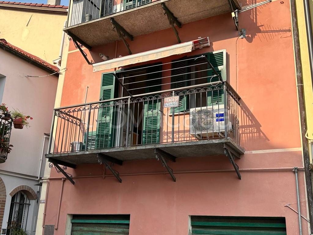 Appartamento in in vendita da privato a Vado Ligure via Aurelia, 426