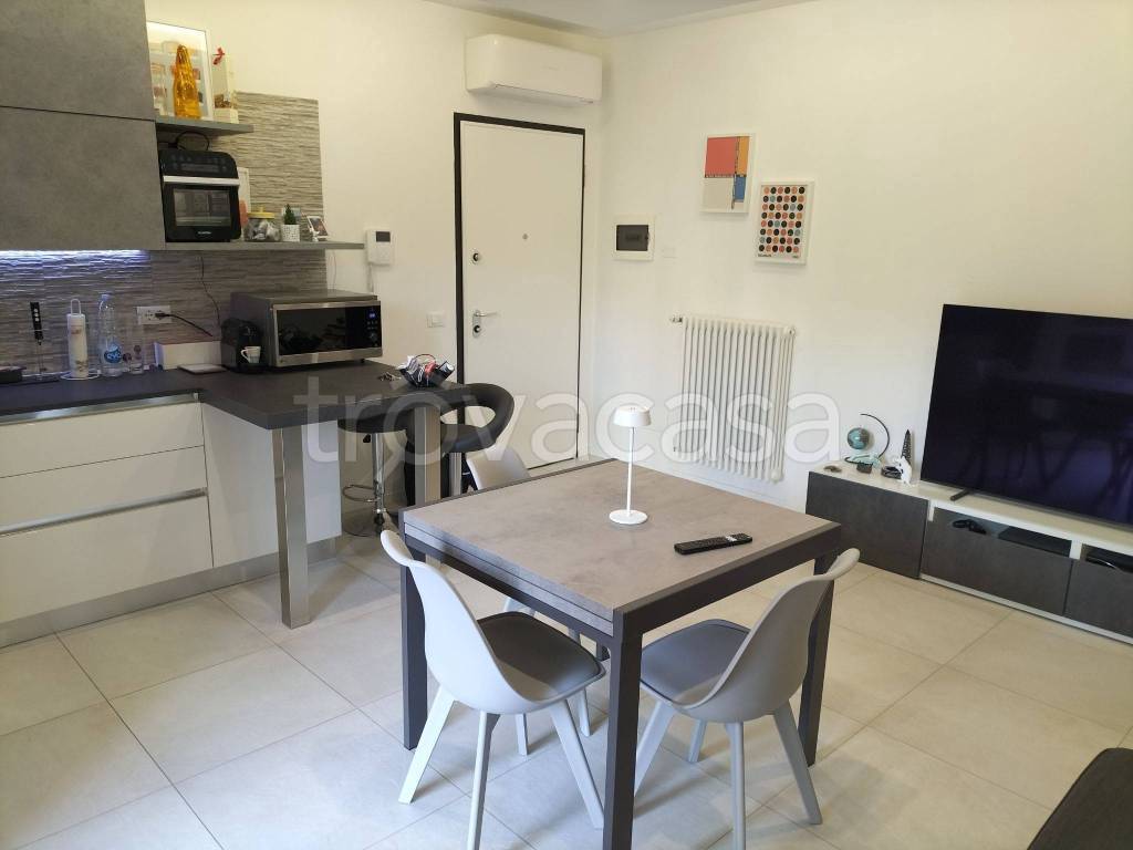 Appartamento in in vendita da privato a Reggio nell'Emilia via Serge Reggiani, 18