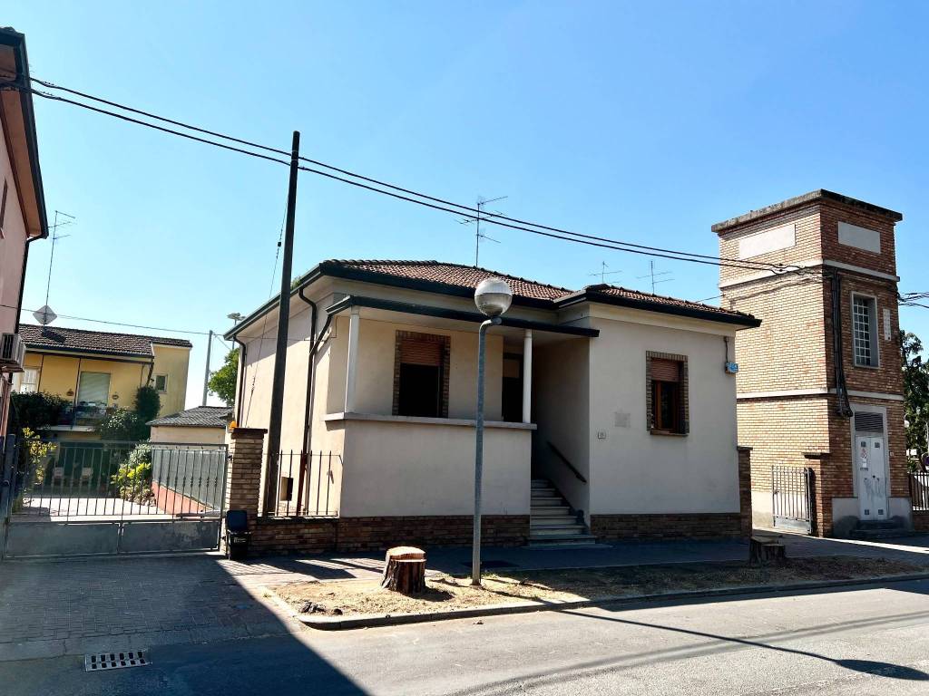 Villa in vendita ad Alfonsine via Antonio Costa, 17