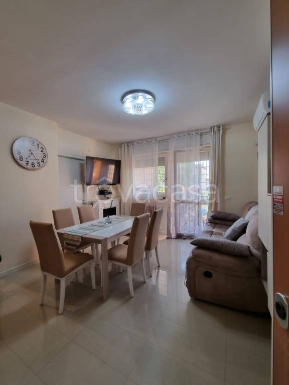 Appartamento in vendita ad Aprilia via eduardo de filippo, 14