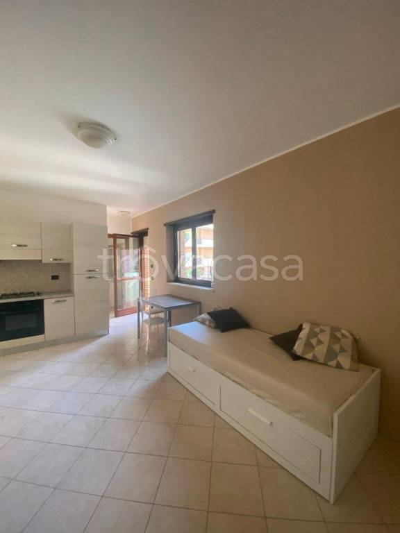 Appartamento in vendita ad Aprilia via Caltanissetta, 49
