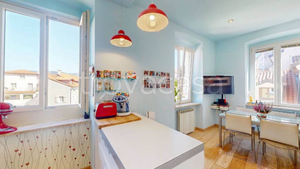 Appartamento in vendita a Trieste via Felice Venezian, 20