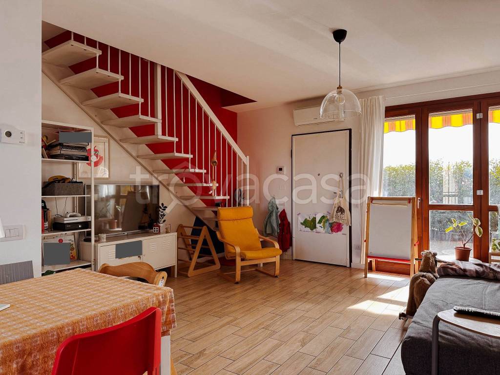 Appartamento in in vendita da privato a Saronno via Camillo Torres, 20