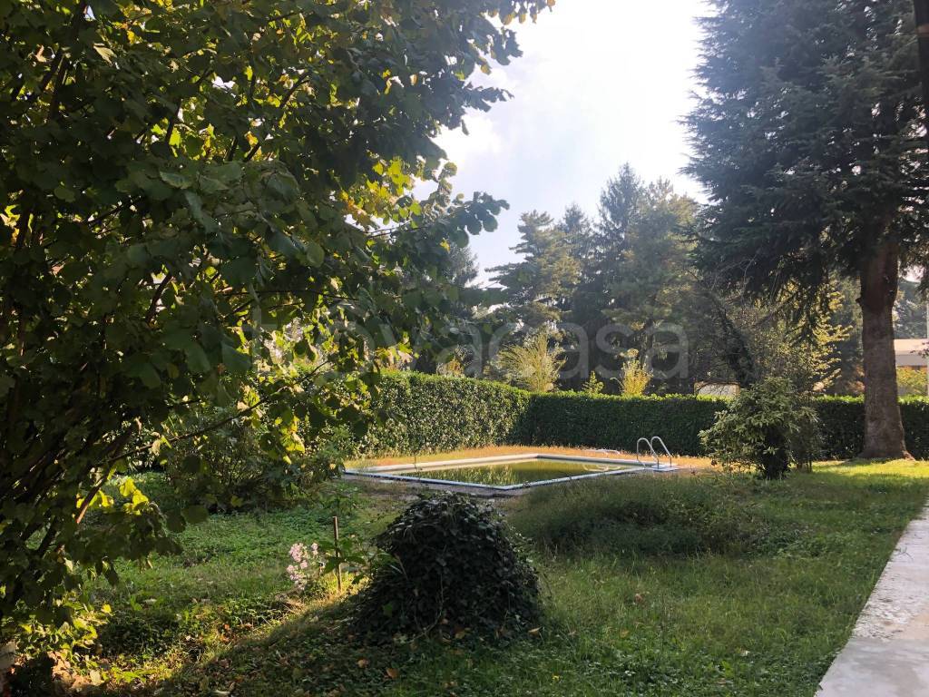 Villa in in vendita da privato a Garbagnate Milanese via dei Tigli, 15