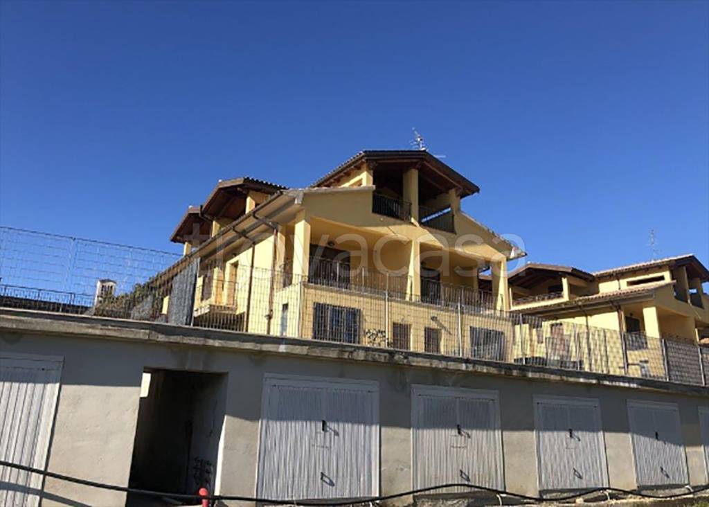 Intero Stabile all'asta a Campagnatico frazione di Arcille, snc