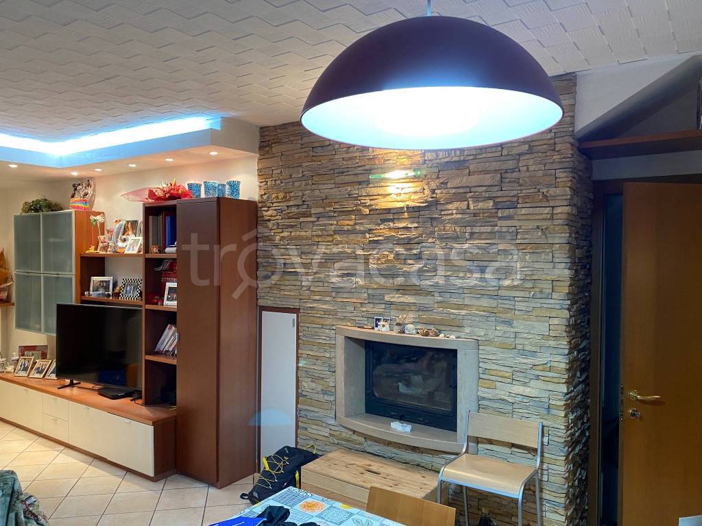 Appartamento in in vendita da privato a Montefano via Giuseppe Garibaldi, 28