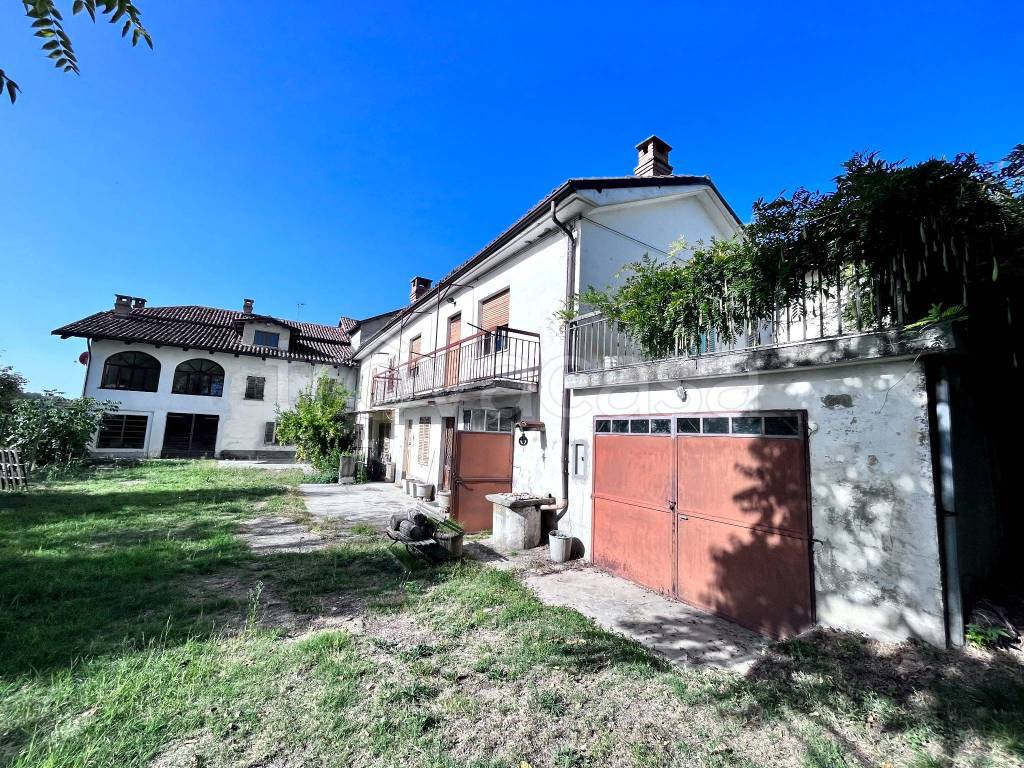 Cascina in vendita a Montaldo Scarampi via Collina Forni