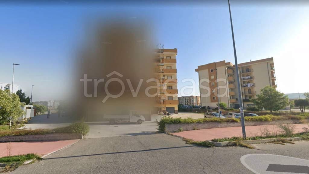 Appartamento all'asta a Crotone via a. De curtis
