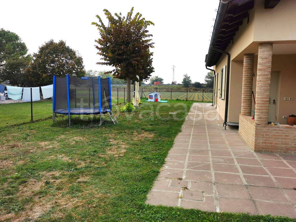 Villa in in vendita da privato a Ravenna via Silver Sirotti, 46