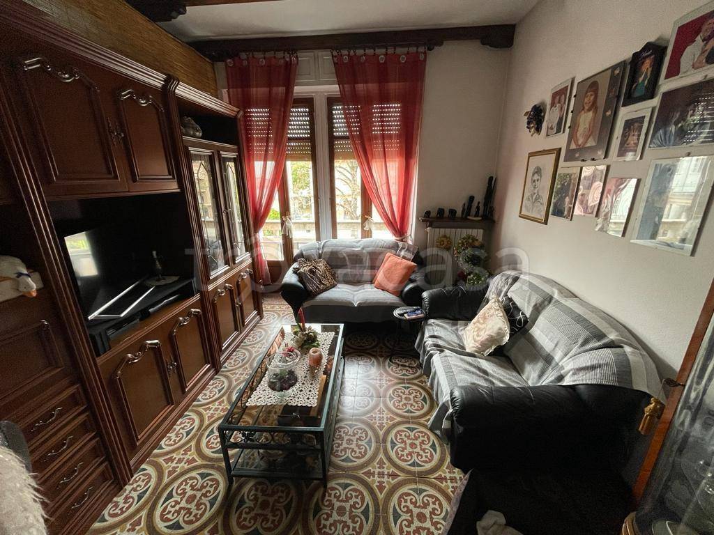 Appartamento in vendita ad Alessandria piazza Dossena, 31